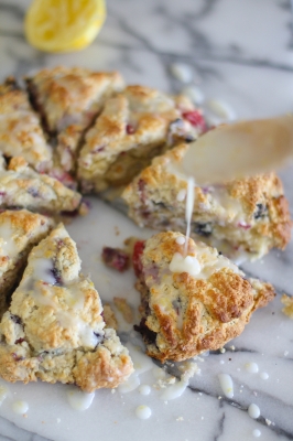 Lemon berry scones | a splash of vanilla