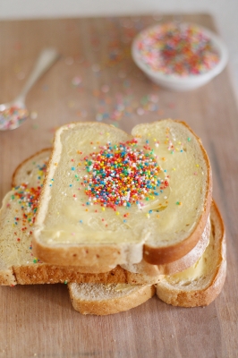 Fairy bread nostalgia | a splash of vanilla