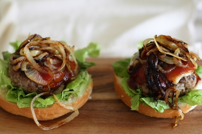 Chilli cheese burgers | a splash of vanilla