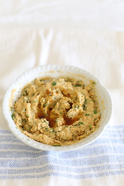 Chilli hummus | a splash of vanilla